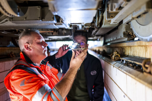 Grounding systems for railroad applications | Schunk Transit Systems