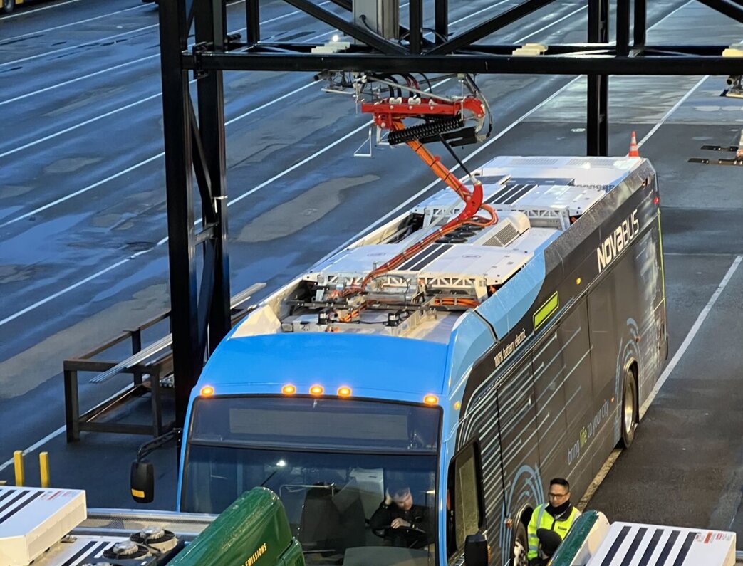 Charging Systems for Electric Buses | Schunk Transit Systems